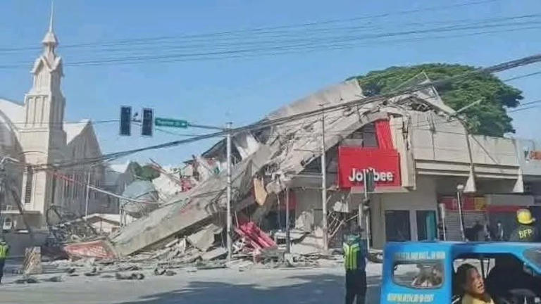 Tsunami warning after Philippines struck by 8.2 magnitude earthquake