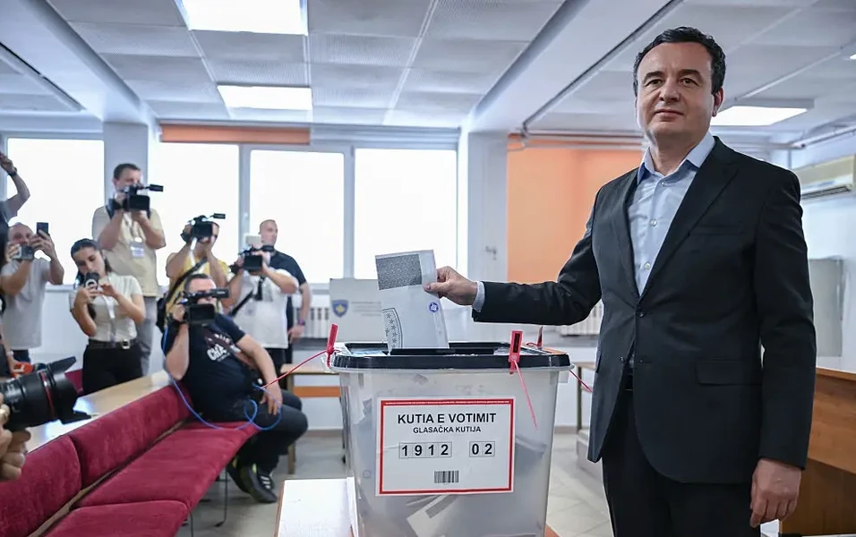 Vetëvendosje leads Kosovo election but majority uncertain
