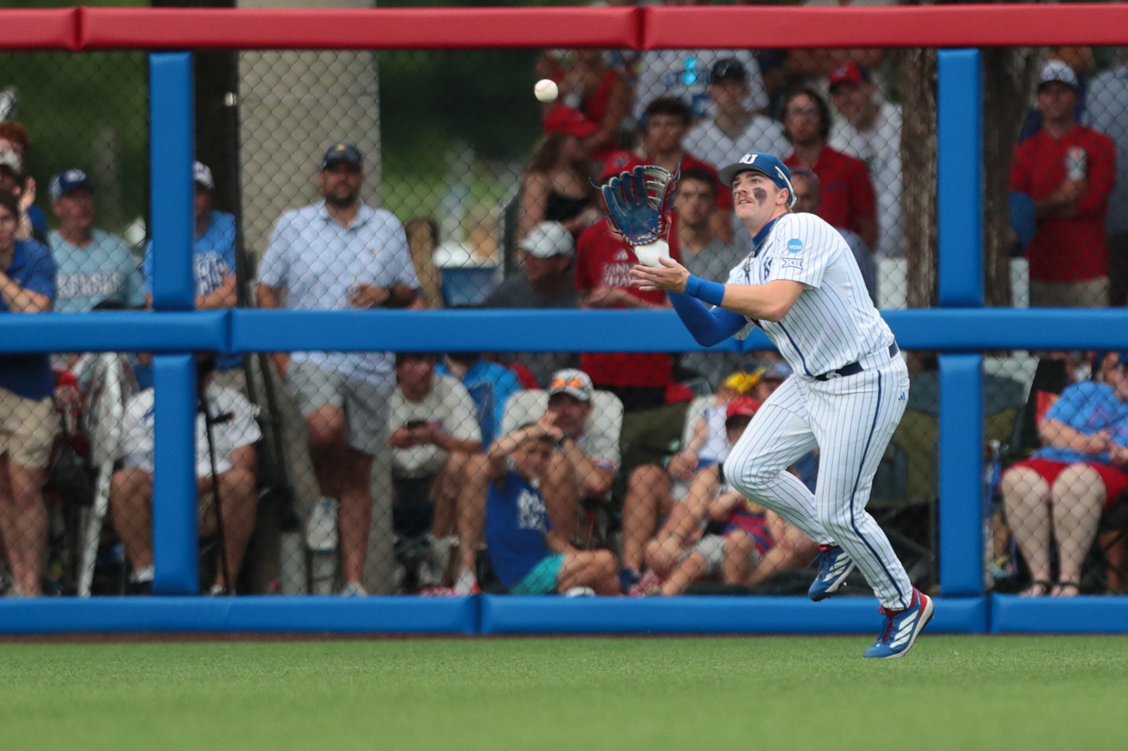 Kansas baseball, OU super regional game Sunday delayed due to weather