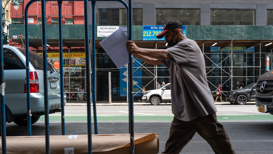 Recession debate grows as GDP stalls and loonie weakens
