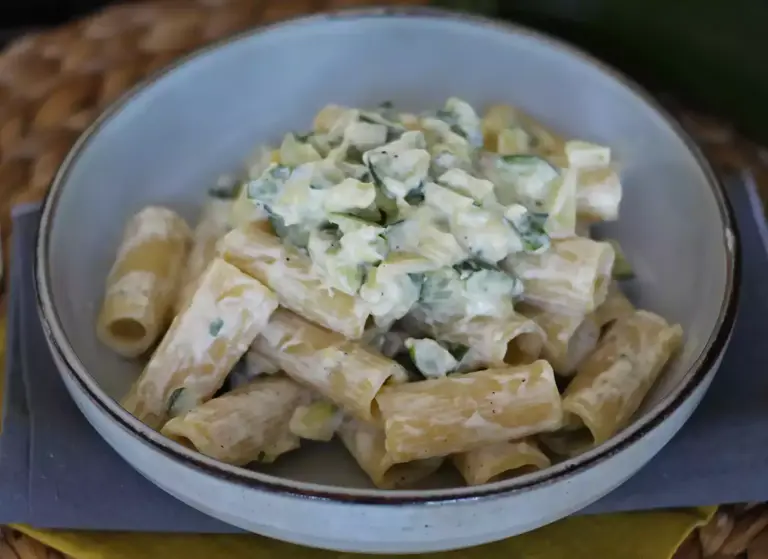 Creamy zucchini pasta, a tasty and easy to prepare recipe