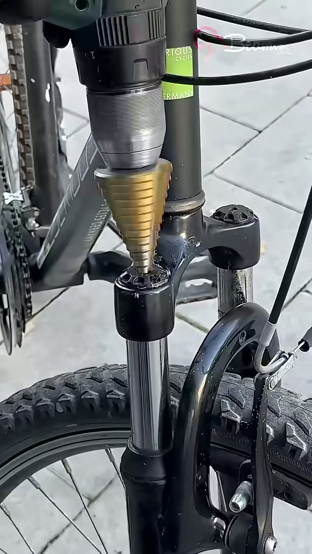 Brilliant bicycle hacks & tricks #diy #useful #bike #tricks
