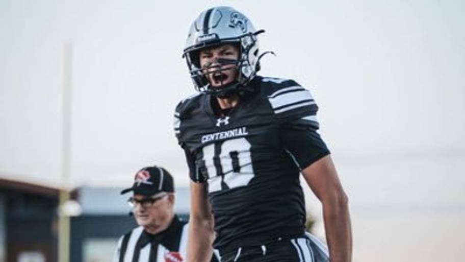 Iowa high school football prospect commits to Big Ten program