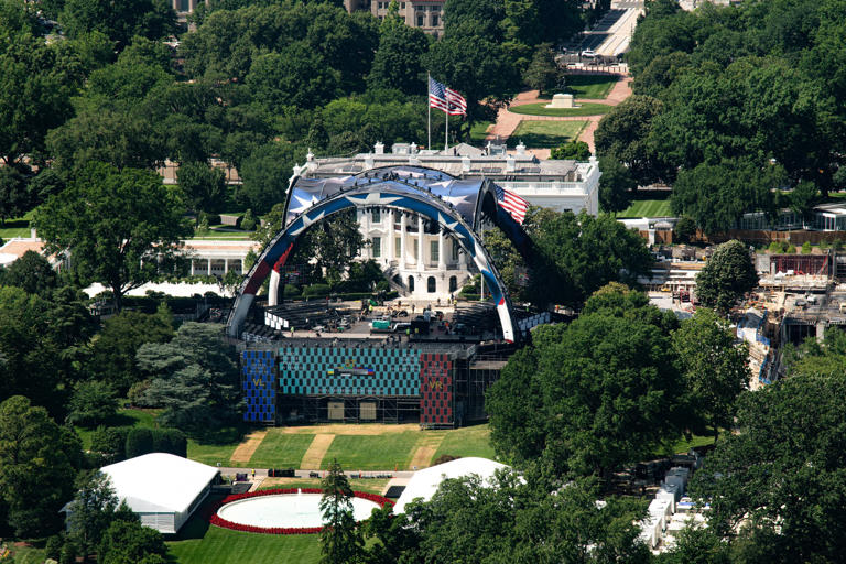 Judge rules UFC White House event can continue on South Lawn