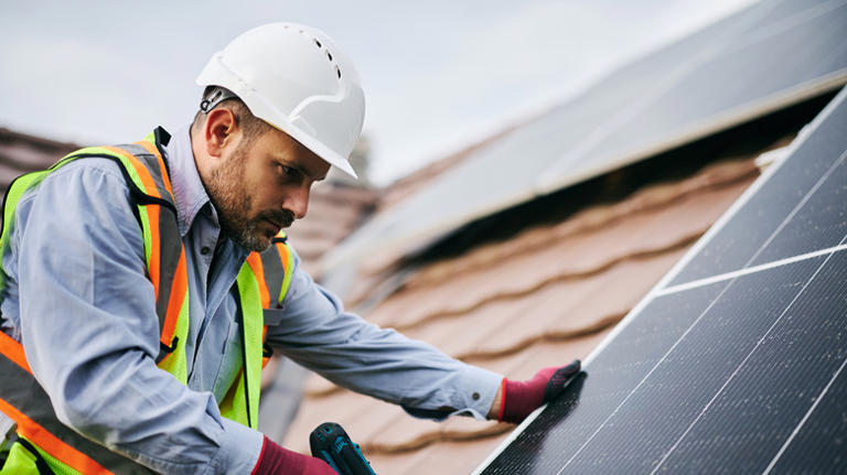 What's the difference between bifacial and monofacial solar panels?
