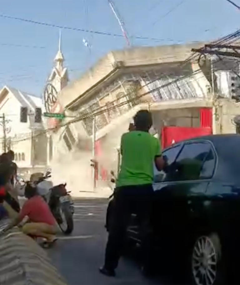 A 7.8 magnitude quake in the Philippines kills at least 19, sets off a ...
