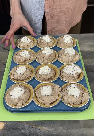 The creamiest and easiest chocolate mousse pie