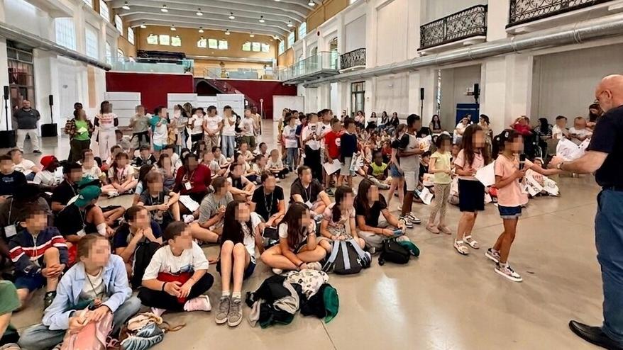 Indagato all’incontro coi bimbi. È "scaricabarile" sull’invito
