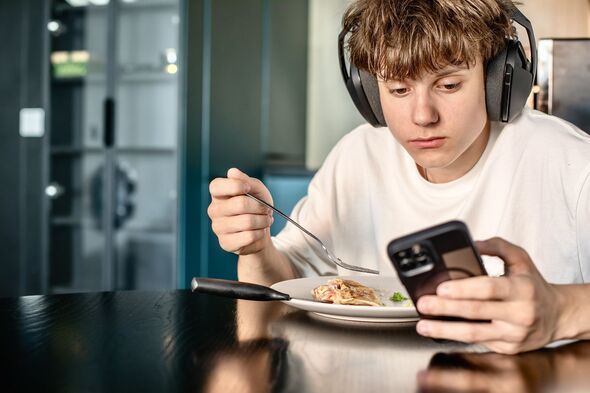 Parents to get government advice on when children should get first ...