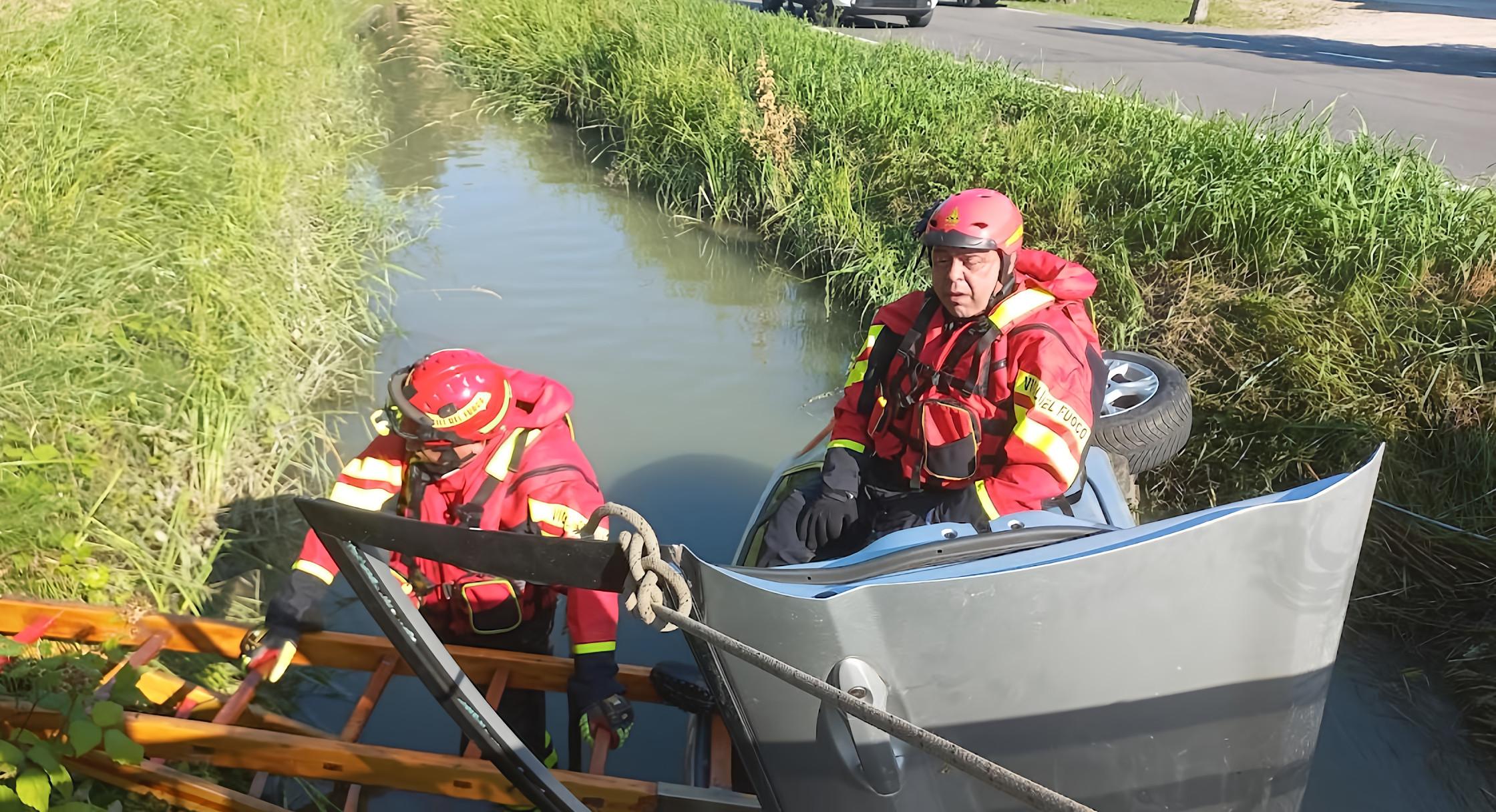 Mattina di paura a Luzzara. Auto sbanda nel canale. Grave il 25enne ...