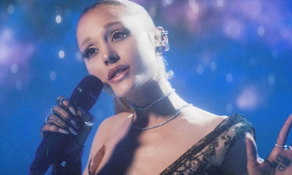 Ariana Grande health fears: Concerned fan alleges singer's 'dying of ...