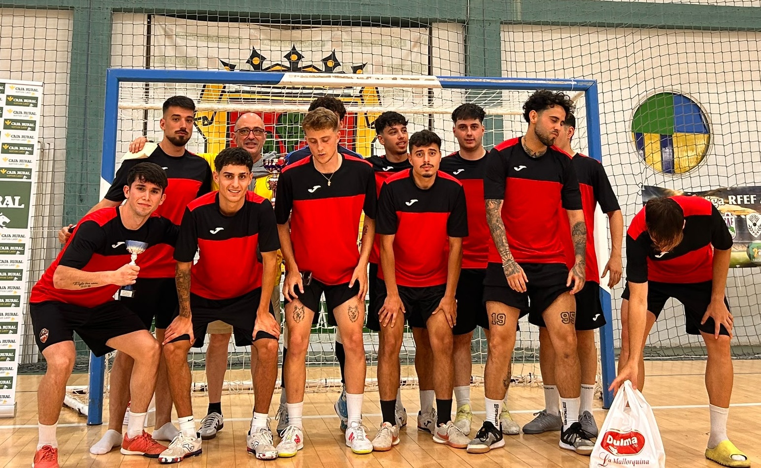 El Maratón de Astorga eleva a lo más alto al club La Pera cántabro