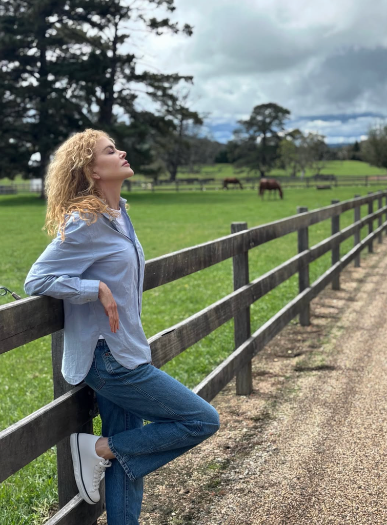 Nicole Kidman delights fans with rare glimpse of tumbling curls during ...