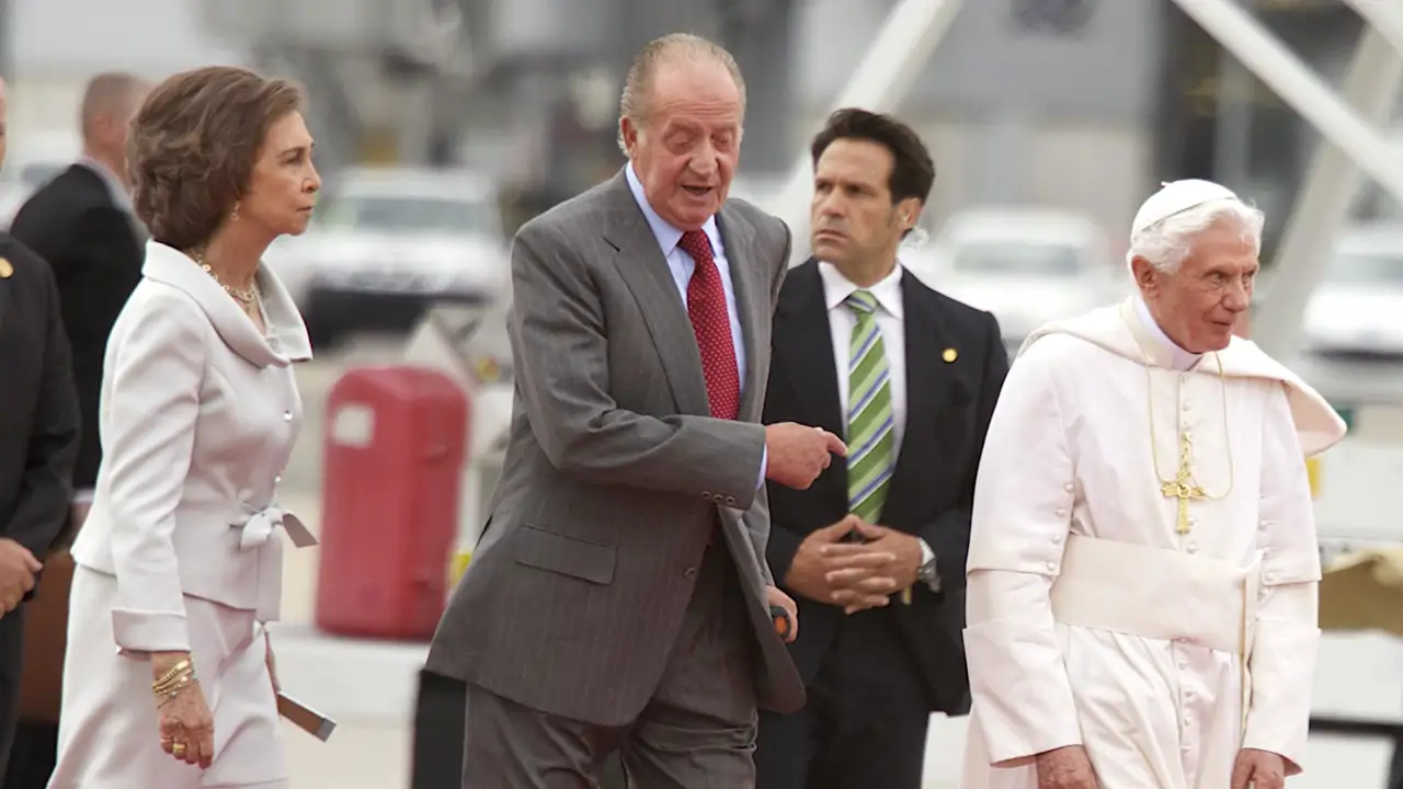 La petición de la reina Sofía al papa Benedicto en su visita oficial ...