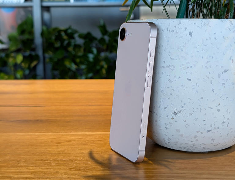 iPhone 17e, czyli tani smartfon od Apple. To okazja czy pułapka?