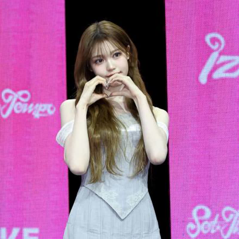 [포토] 이즈나 정세비, 귀엽게 '하트'