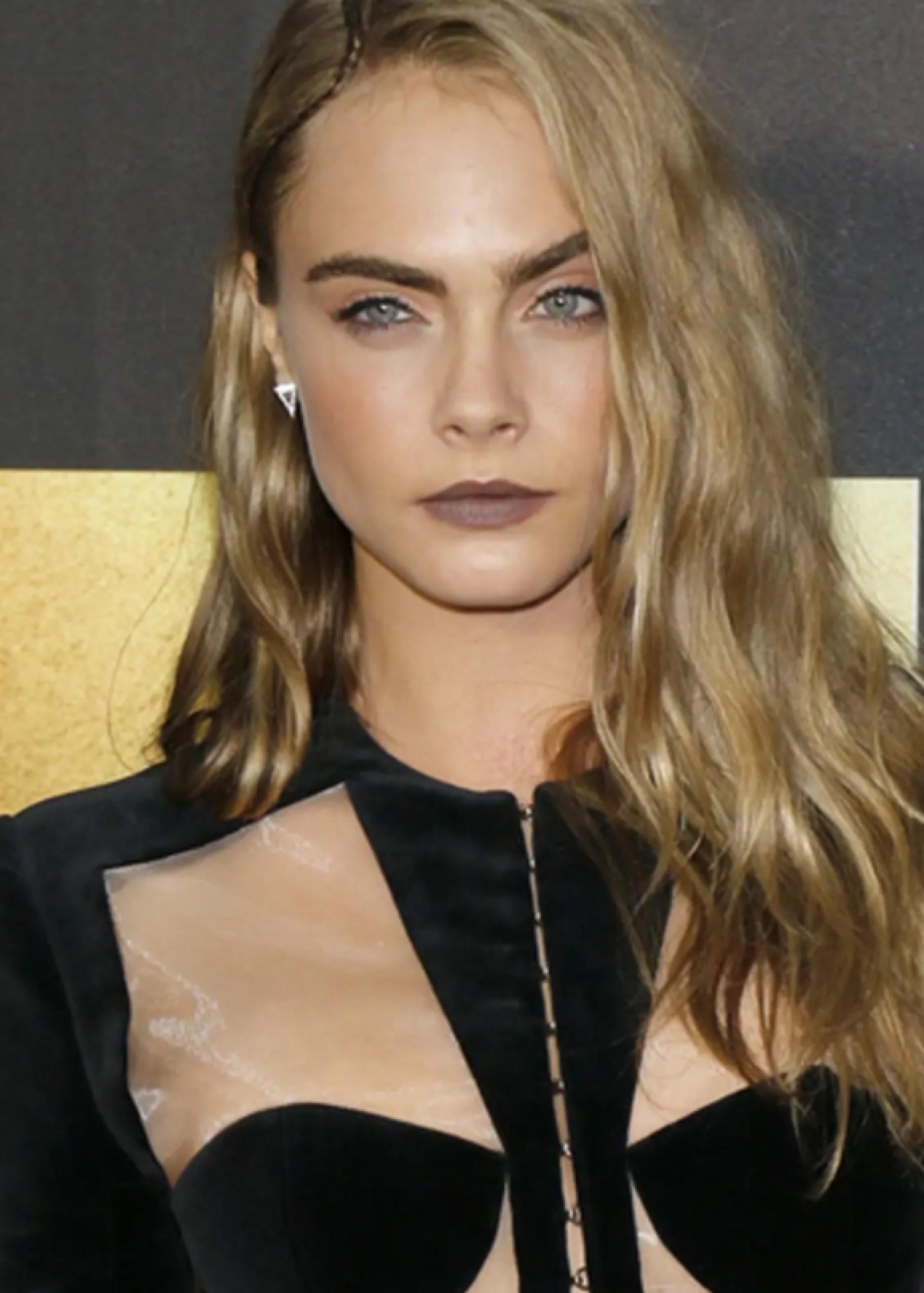 Cara Delevingne begins music tour despite emergency dental surgery