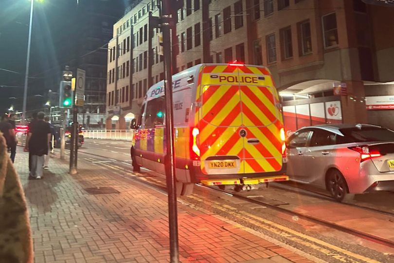 'Like breathing in oven cleaner' - City centre club evacuated as 999 ...