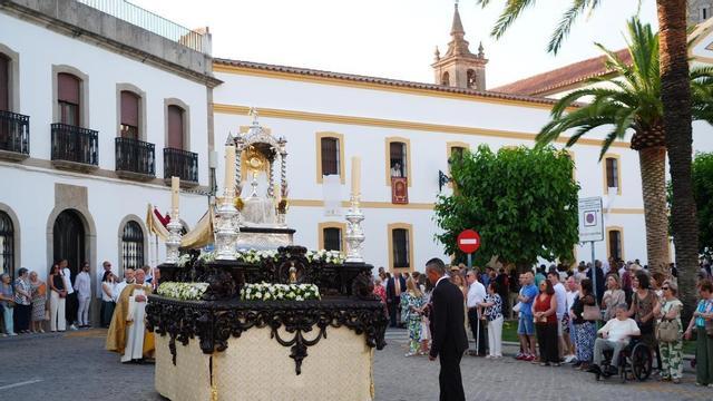 El Corpus llena de color, alfombras y altares las calles de Los Pedroches