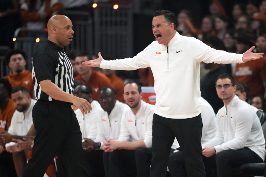 Texas to face Louisville in men’s, women’s SEC/ACC Challenge