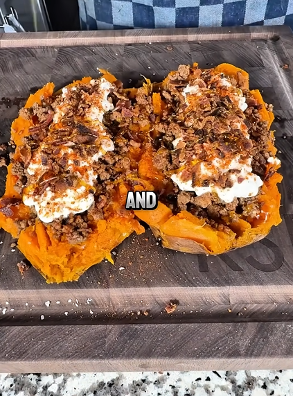 Loaded BBQ beef sweet potato 🍖🍠🔥 Stupid Simple Sundays ep. 2 🤤 packed ...