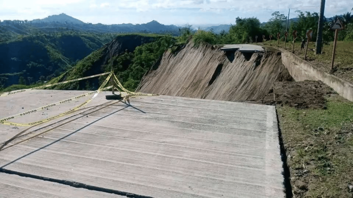 Portion of South Cotabato highway collapses after strong quake