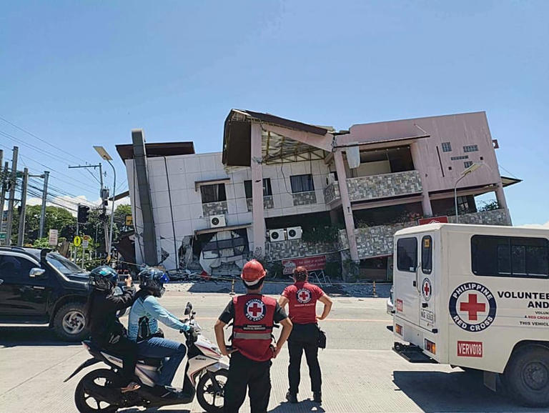7.8 magnitude earthquake rocks the Philippines, triggering tsunami ...