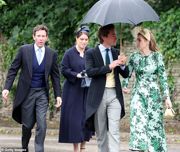 Lip reader reveals inside Beatrice and Eugenie's royal wedding chats