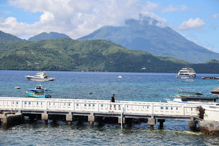 Earthquake of magnitude 7.8 strikes off southern Philippines, 32 feared ...