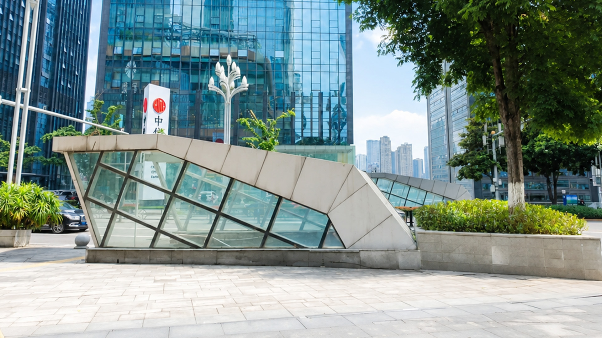 China’s futuristic sidewalk opens into a hidden lower city
