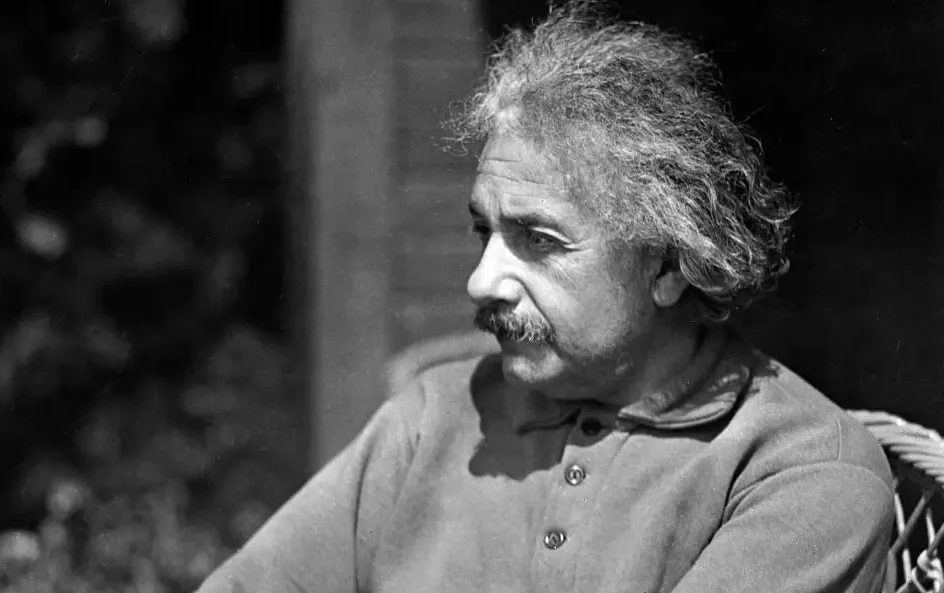 Einstein’s bridge may flip time’s arrow
