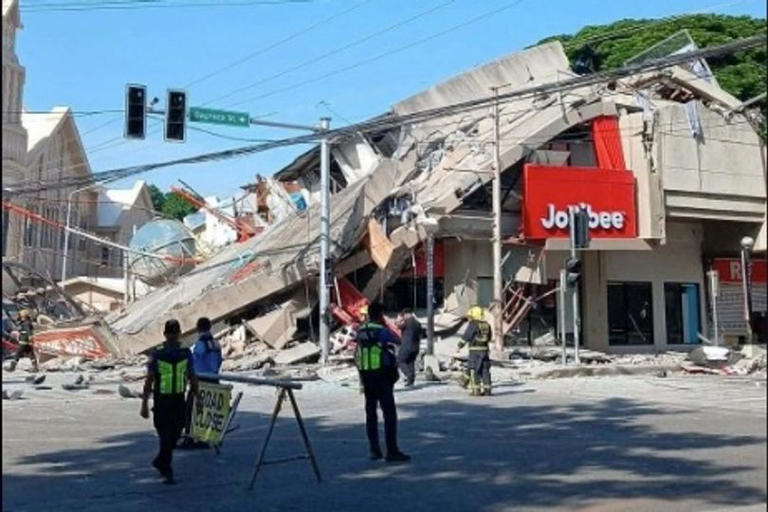 Philippines earthquake: Jollibee branch and buildings collapse in 7.8 ...