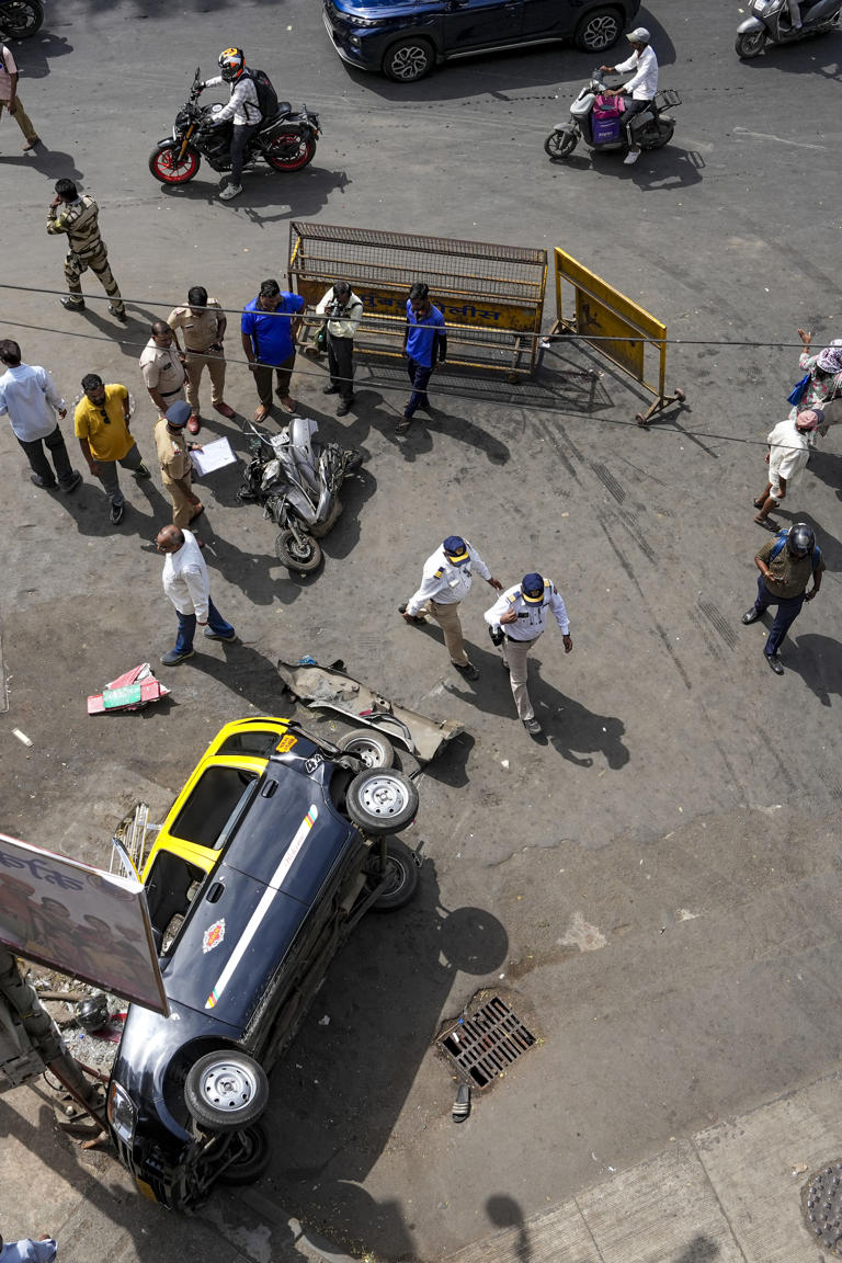 One killed, three injured as BEST bus crashes into multiple vehicles in ...