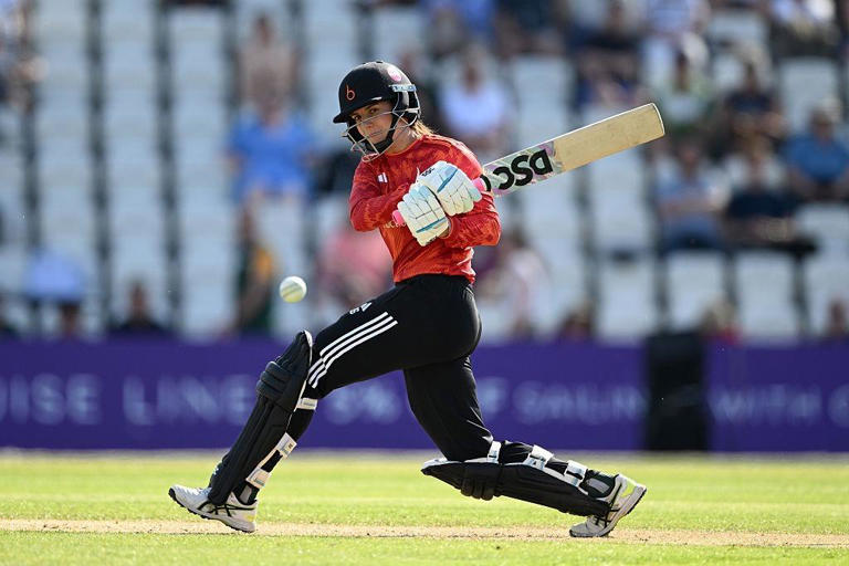 Knott turns in a match-winner to steer the Blaze to top of Vitality ...