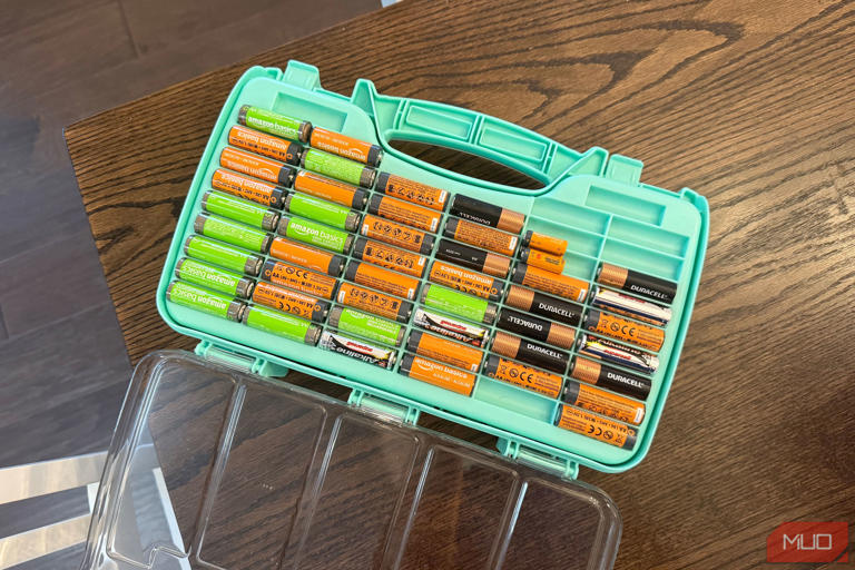 Smart home companies have been selling you the worst battery format on ...