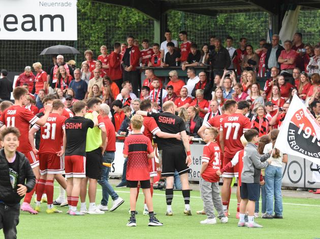 SG Herdringen/Müschede gewinnt 3:0 – und feiert Aufstieg vor 1500 ...