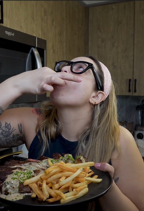 Bistec con papas fritas caseras: receta fácil y rápida para una comida ...