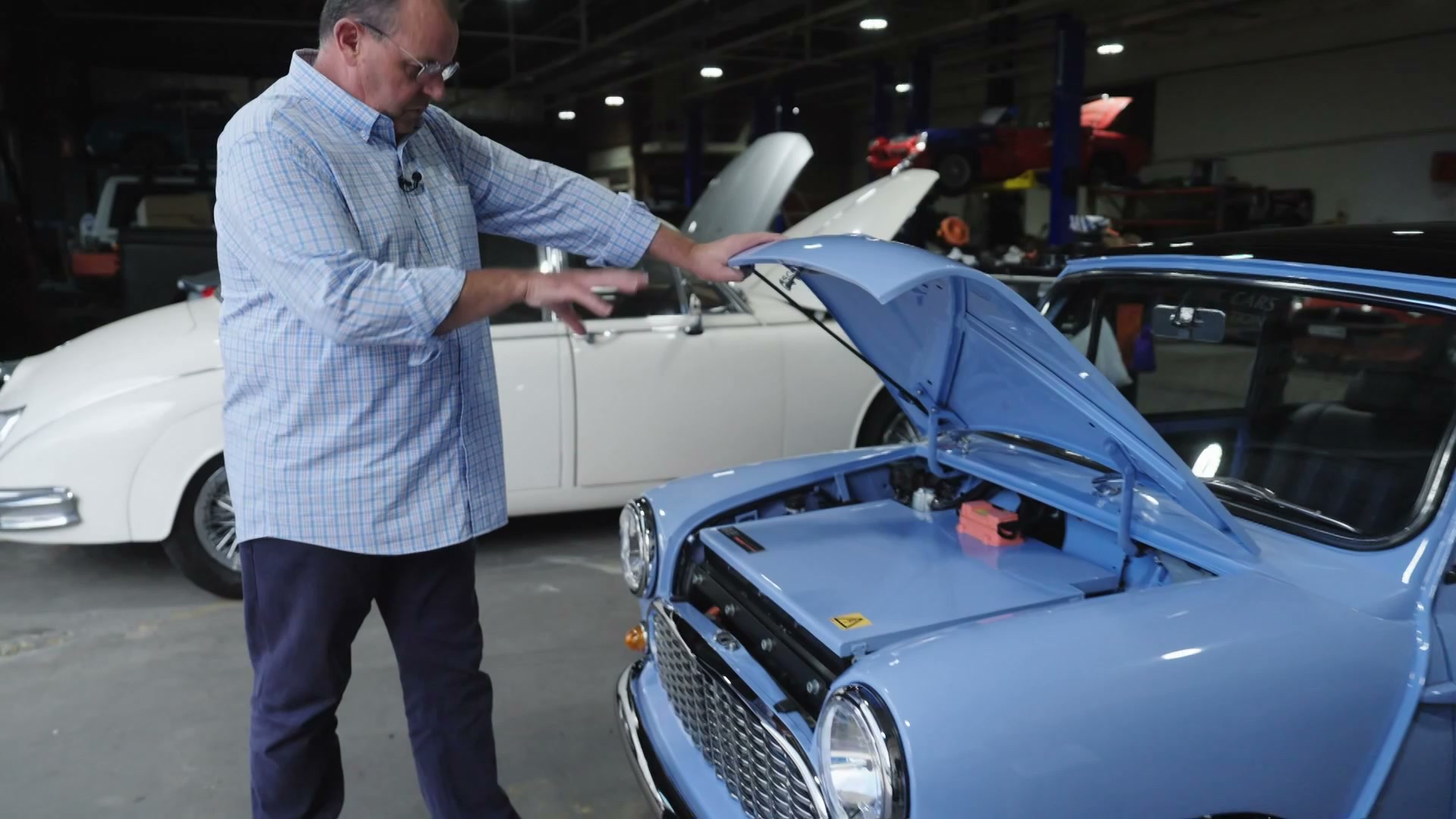 Classic cars converted into EVs could be 'future' for mechanics, group says