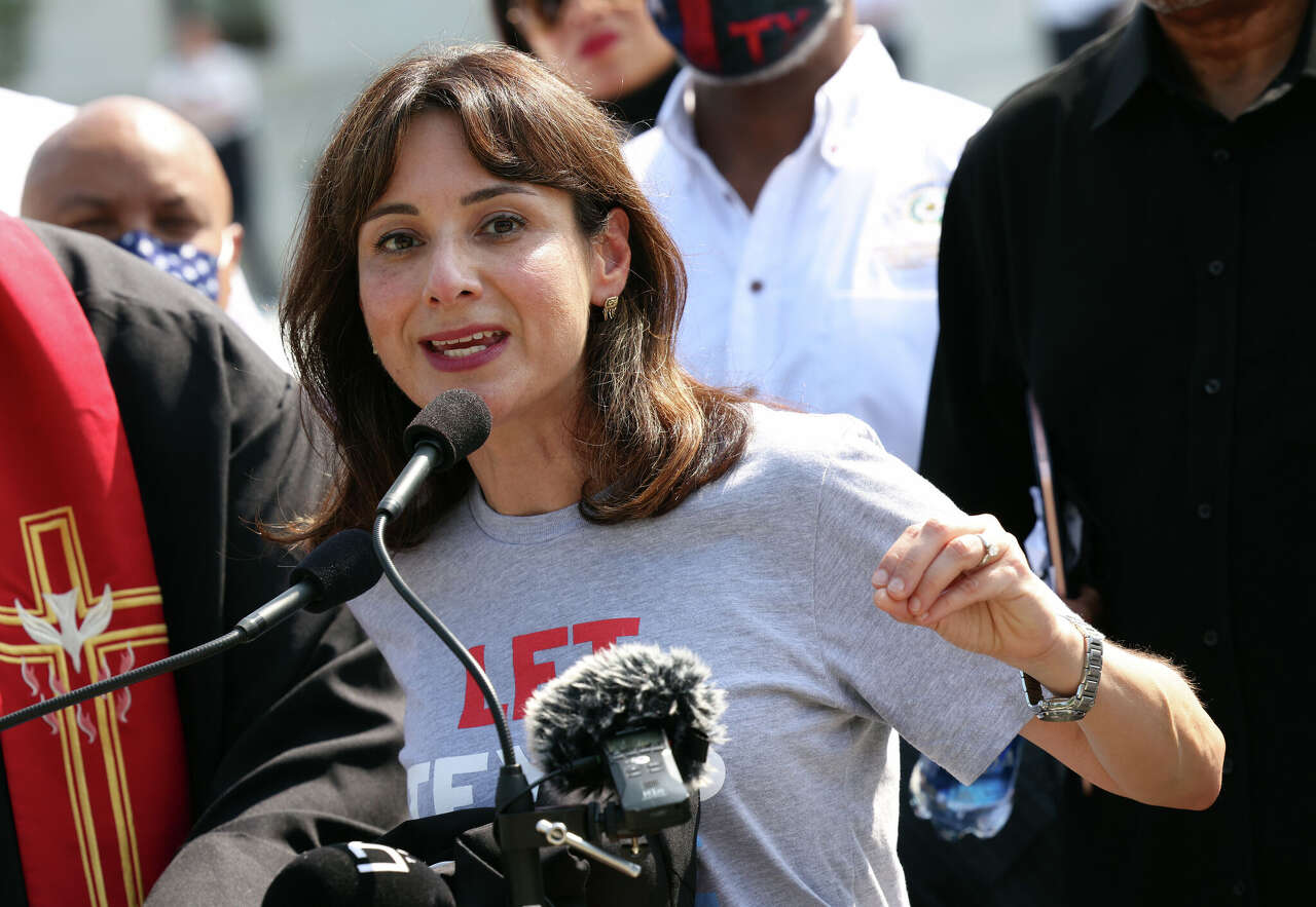 Texas governor candidate seeks public hearing on screwworm threat
