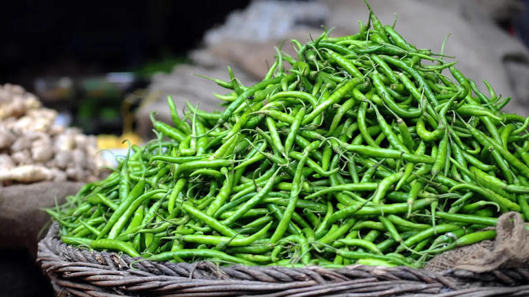 This simple hack keeps green chillies fresh for months