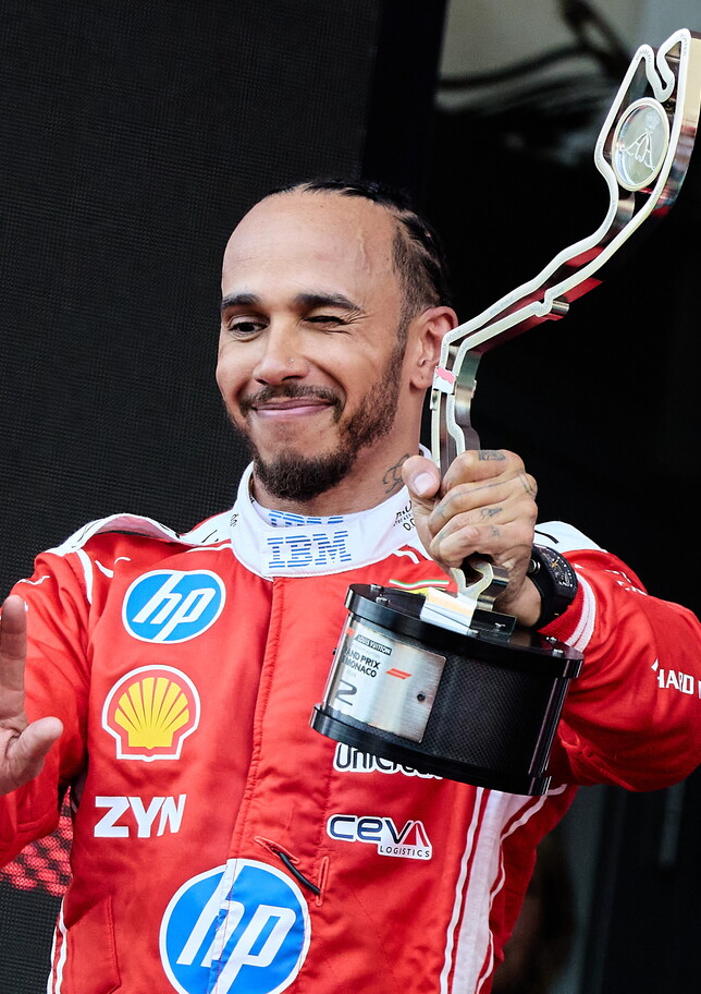 Sir Lewis sogna in grande. È lui il rivale di Kimi nella corsa al titolo?