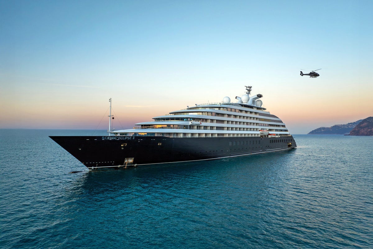 Six star luxury cruise ship to dock in London for the first time
