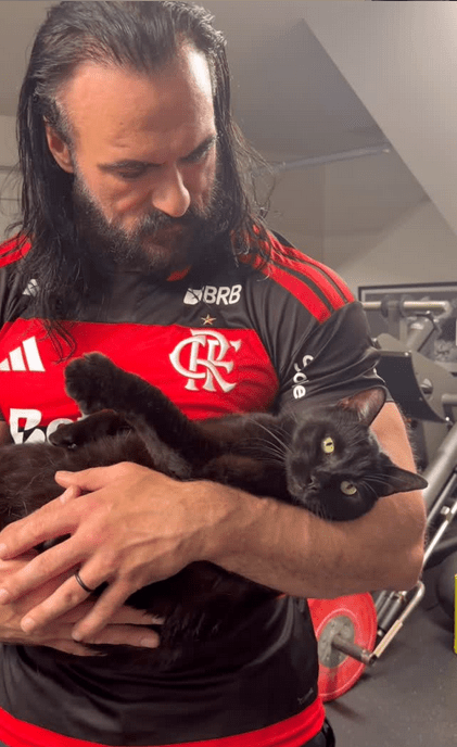 Tweets of the week: Drew McIntyre adopts a fat cat, Becky Lynch’s ...