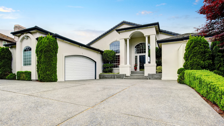 Ditch the concrete driveway: This timeless, eco-friendly alternative is ...