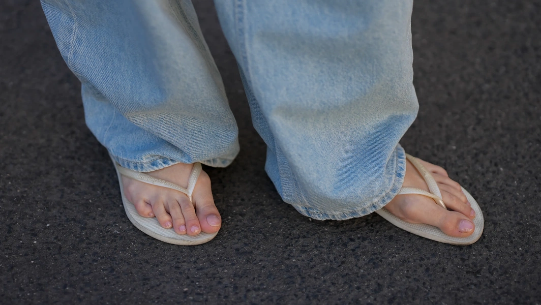 Celebrity-backed luxe flip-flops dominate summer 2026 fashion