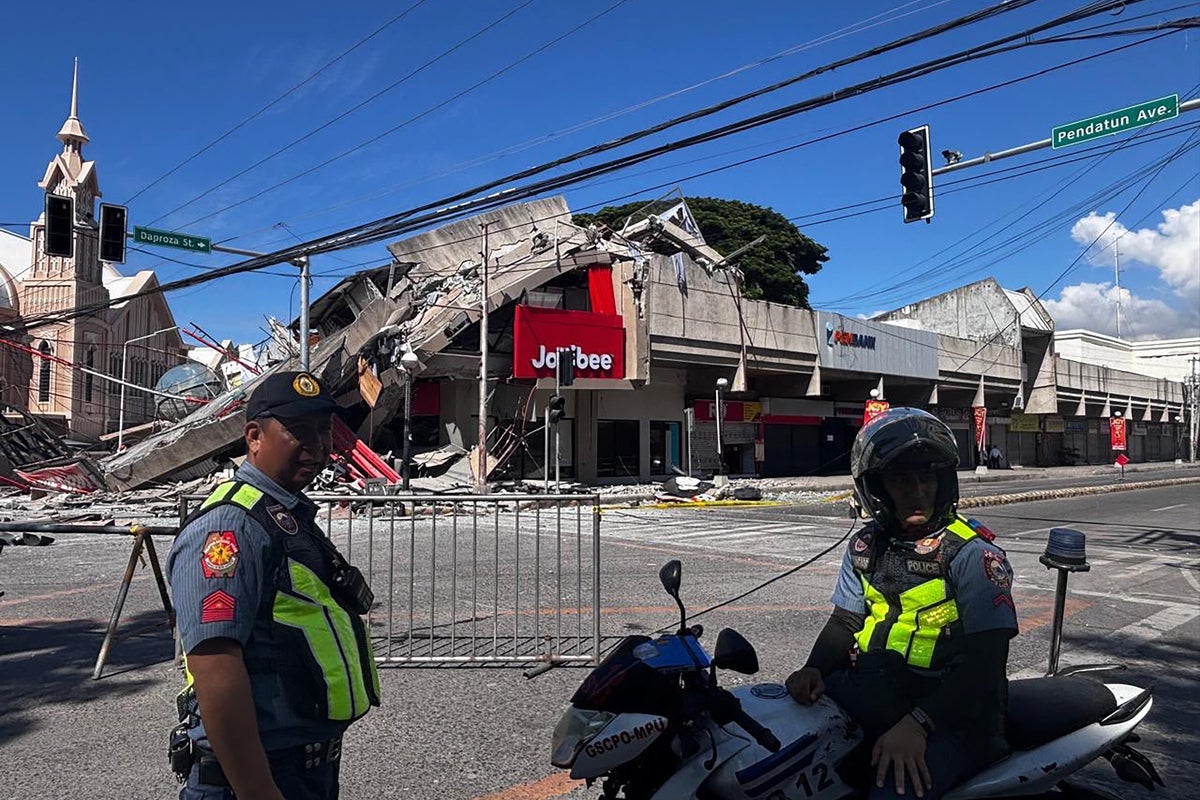 At least 32 killed and over 200 injured after quake hits Philippines