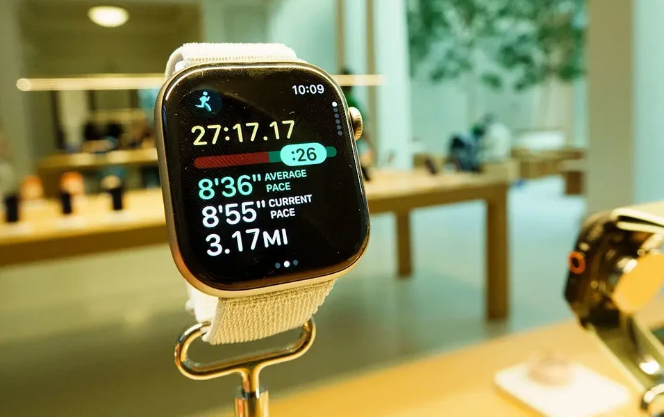 Apple Watch tops WSJ wearable accuracy test over rivals