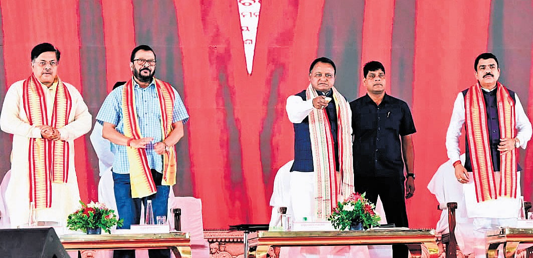CM Majhi lays stone for 204 Godabarish Mishra model primary schools in ...