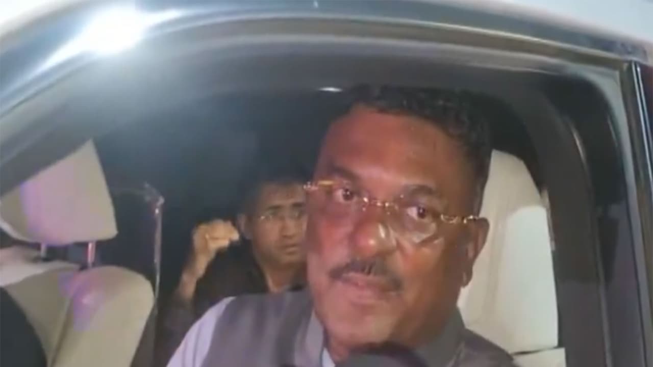 Maha minister suspends 2 after finding garbage at Amravati bus depot