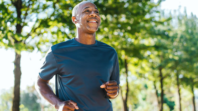 The simple knee exercise that can protect your overall health after ...